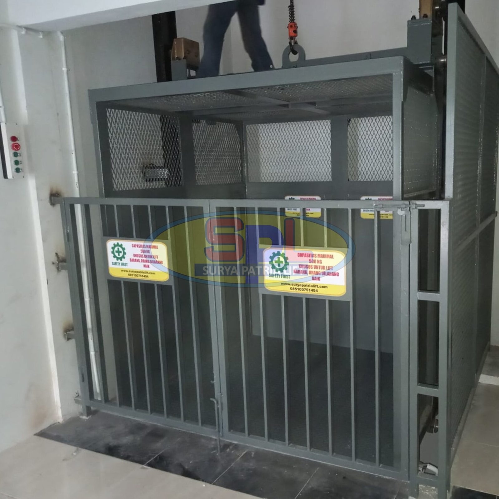 Lift Barang/ Cargo Lift (Tipe 2) - Surya Patria Lift Specialist Hoist ...